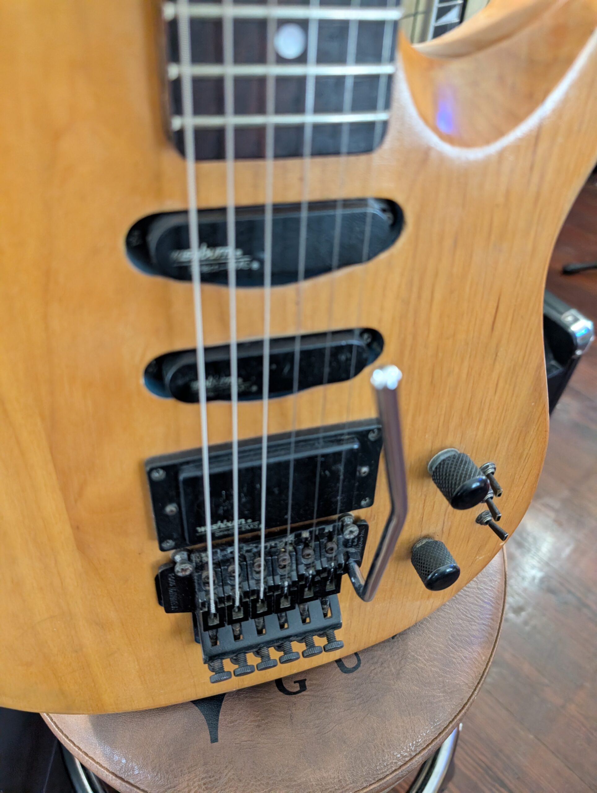 Washburn KC-70V Solid Body Electric Guitar – Music Plays On