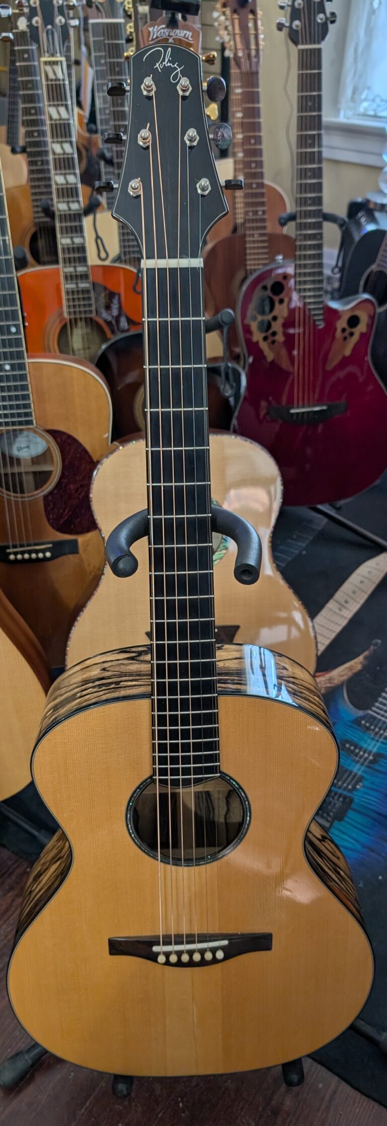 Poling Custom Guitars 000-Style Acoustic Electric Guitar – Music Plays On